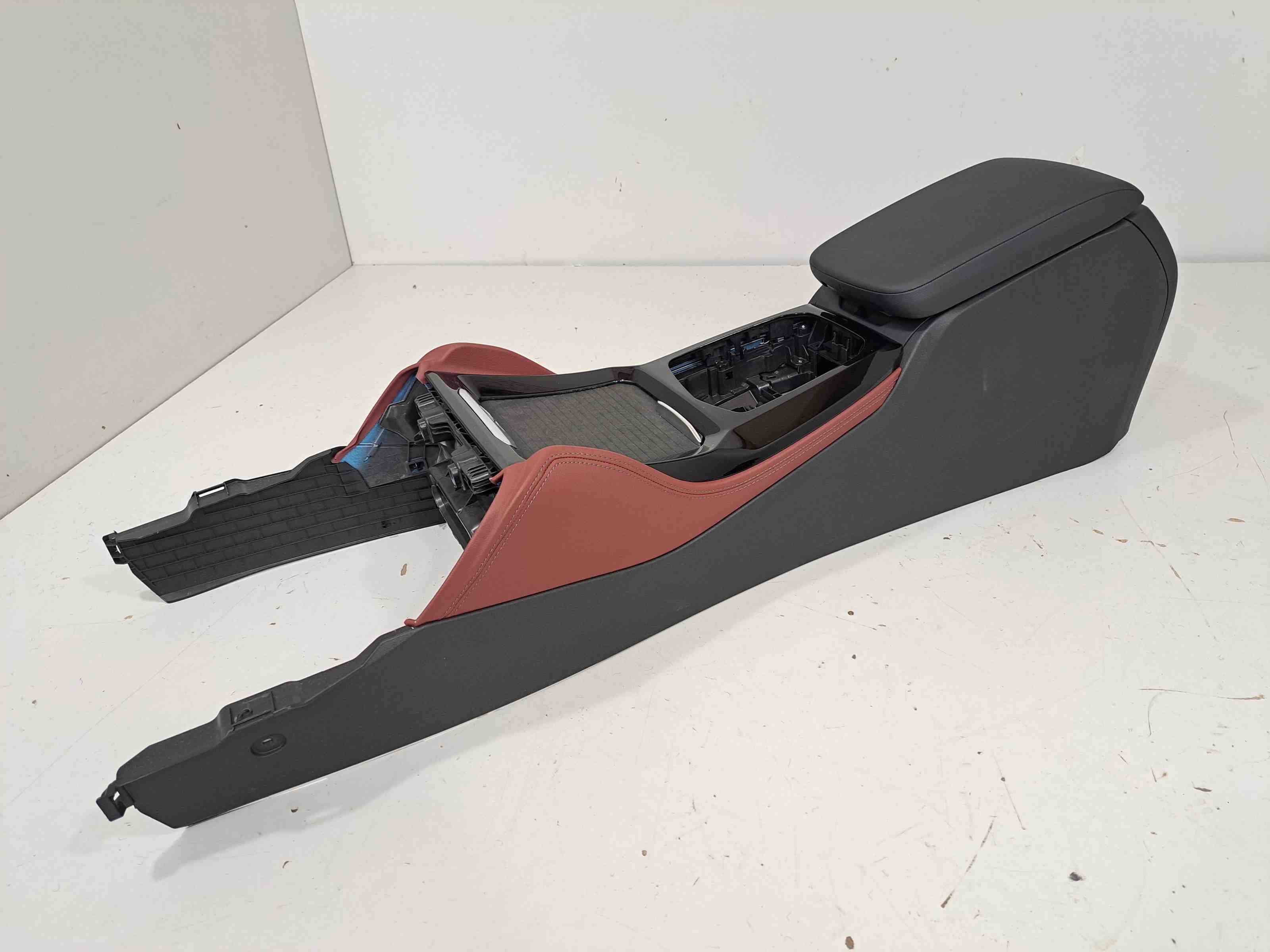 5B4CA70, Center Console, 6 offers, price from 110.78 GBP