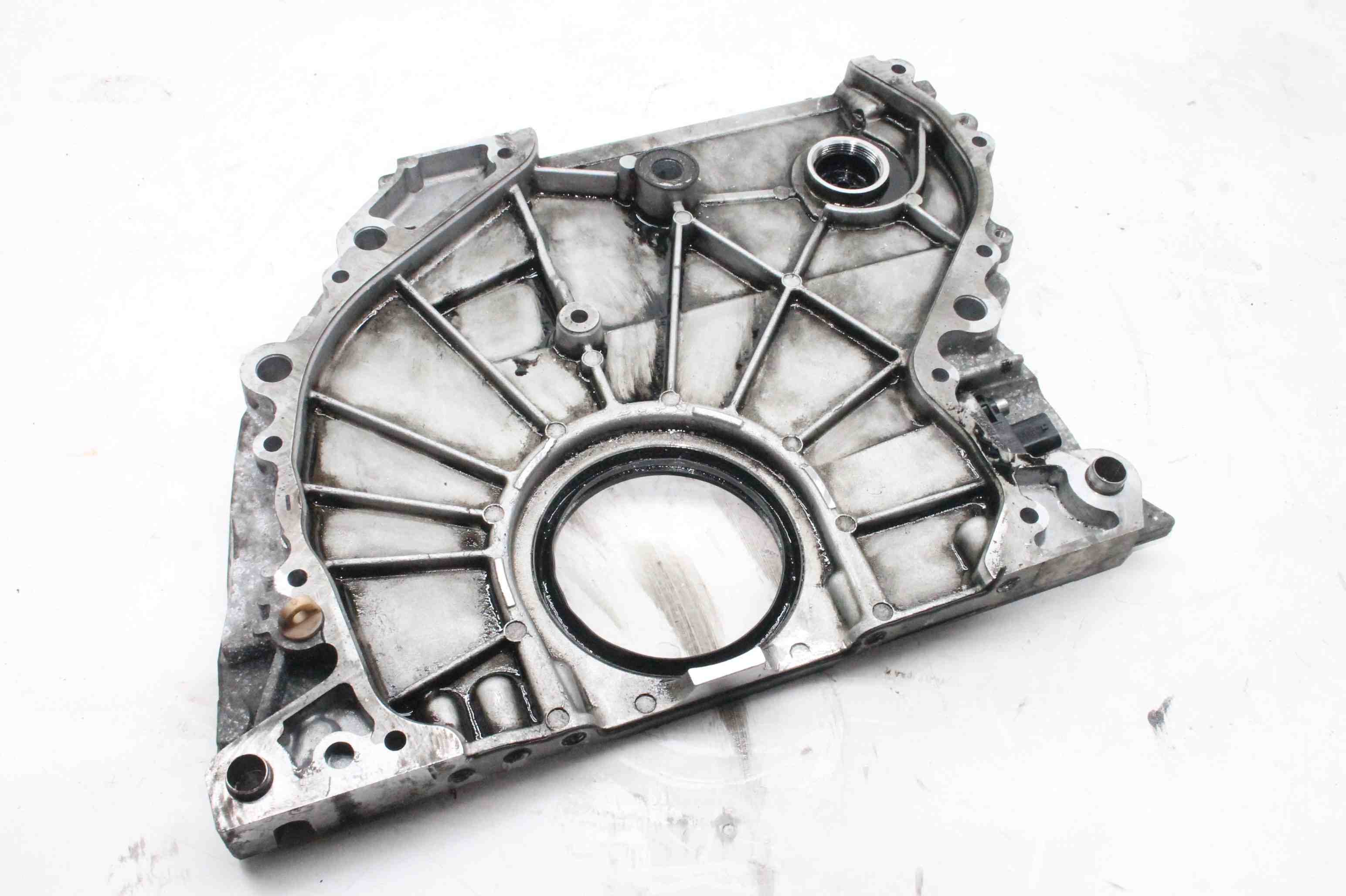 8516751, Front Engine Cover, 12 offers, price from 6.87 GBP