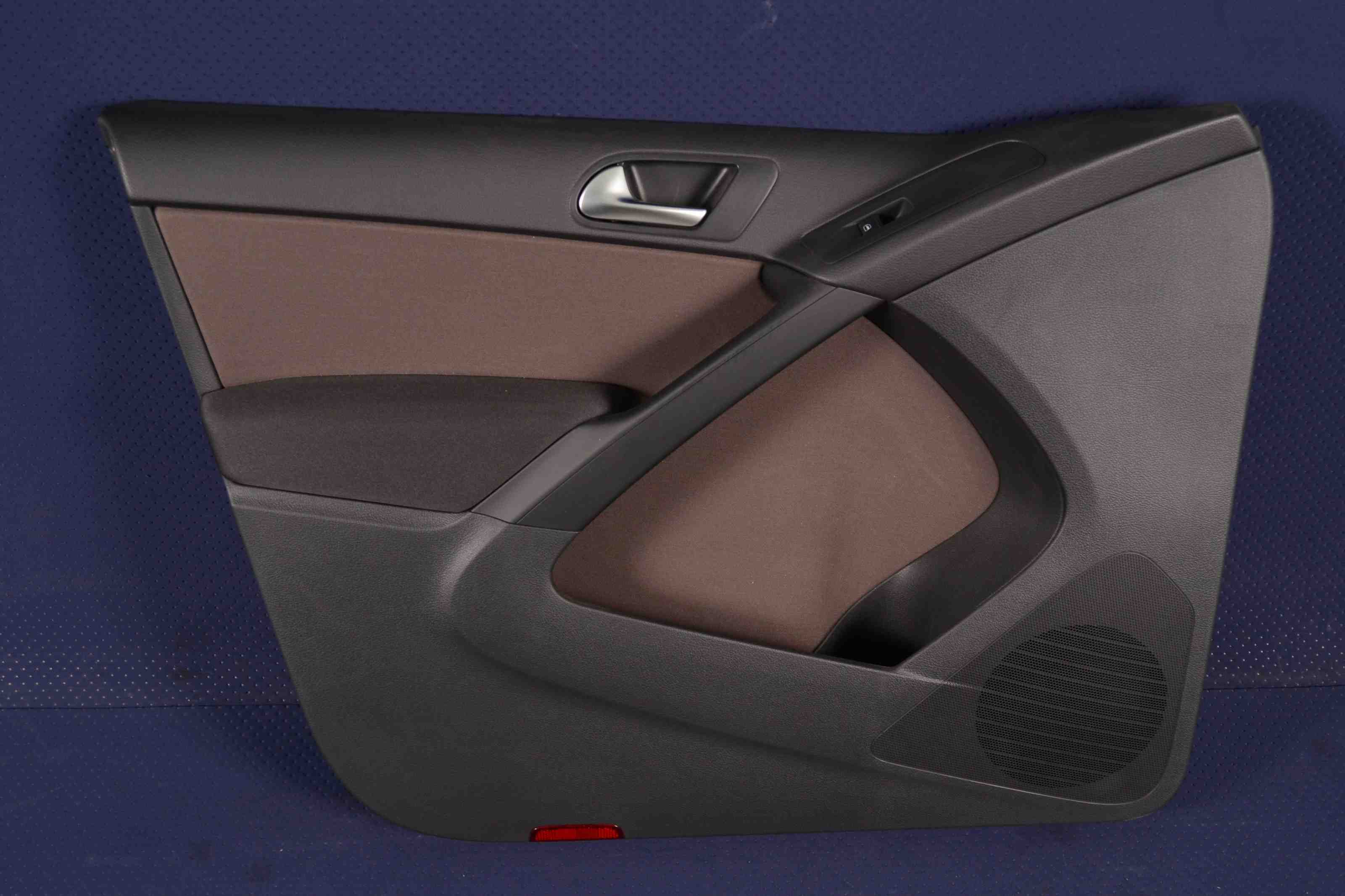 5N2837113E, Front Left Door Panel, 1 offers, price from 27 EUR