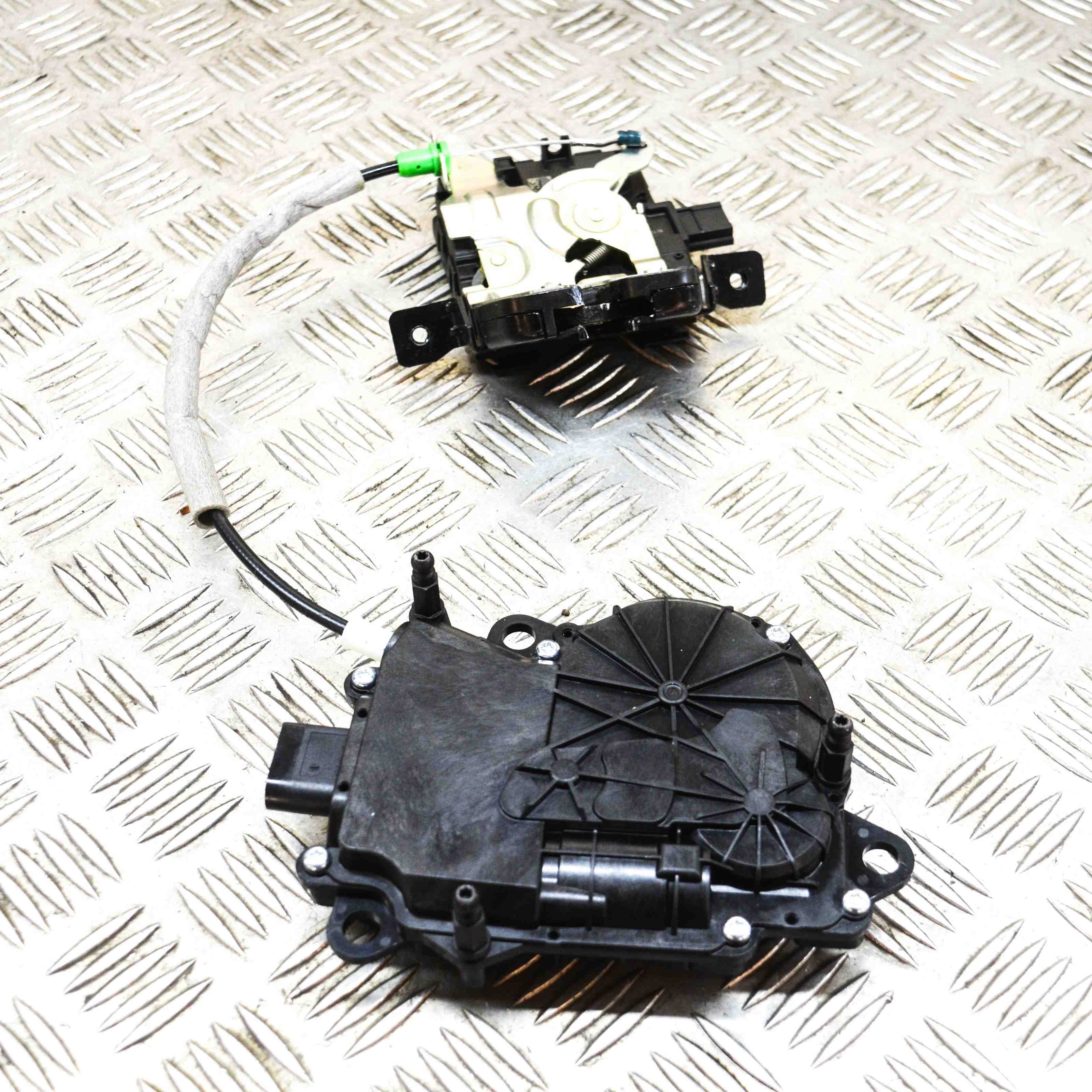 CPLA-442A66AC, Tailgate Boot Lock, 1 offers, price from 53.24 GBP