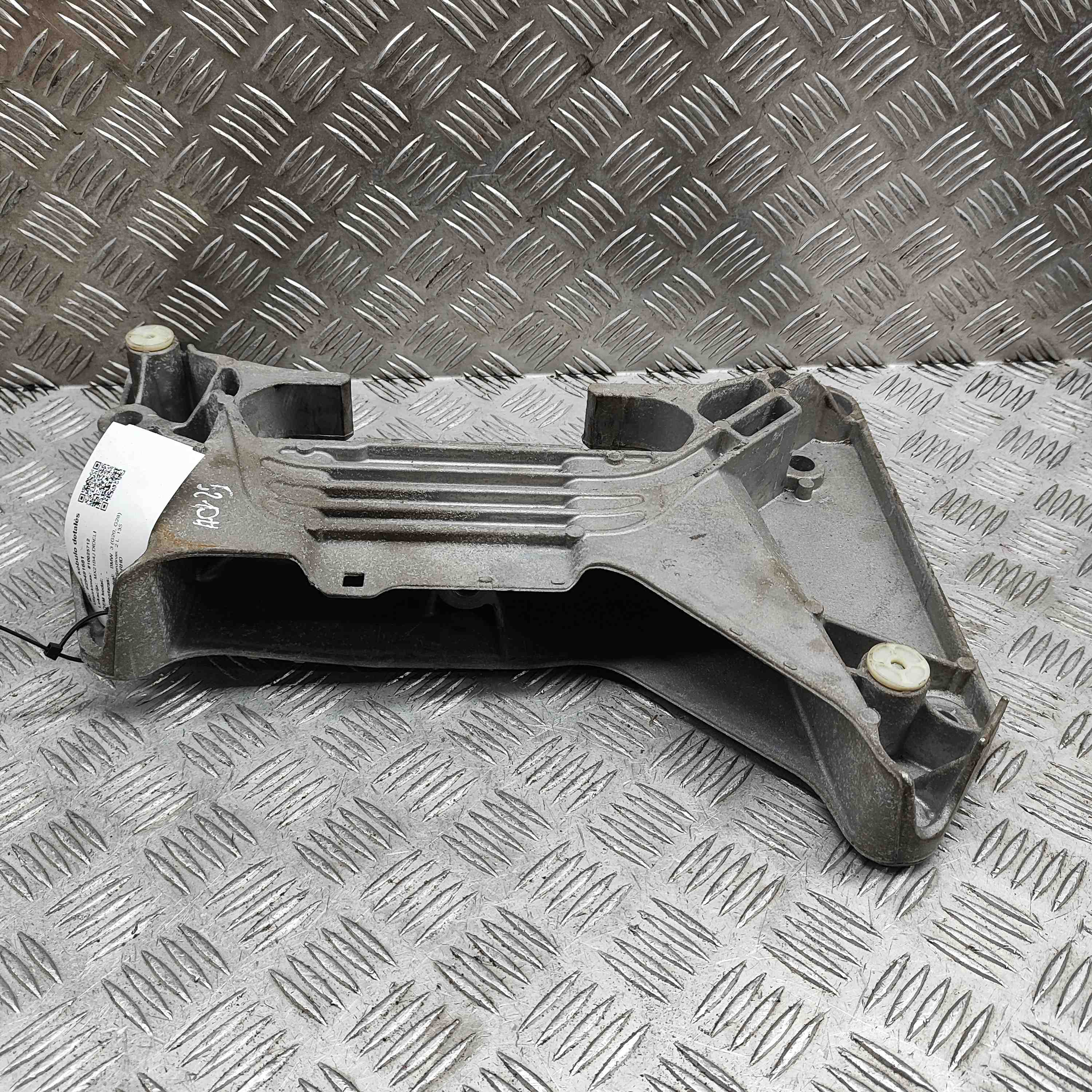 9485330, Gearbox Mount Bracket, 12 offers, price from 27.48 GBP
