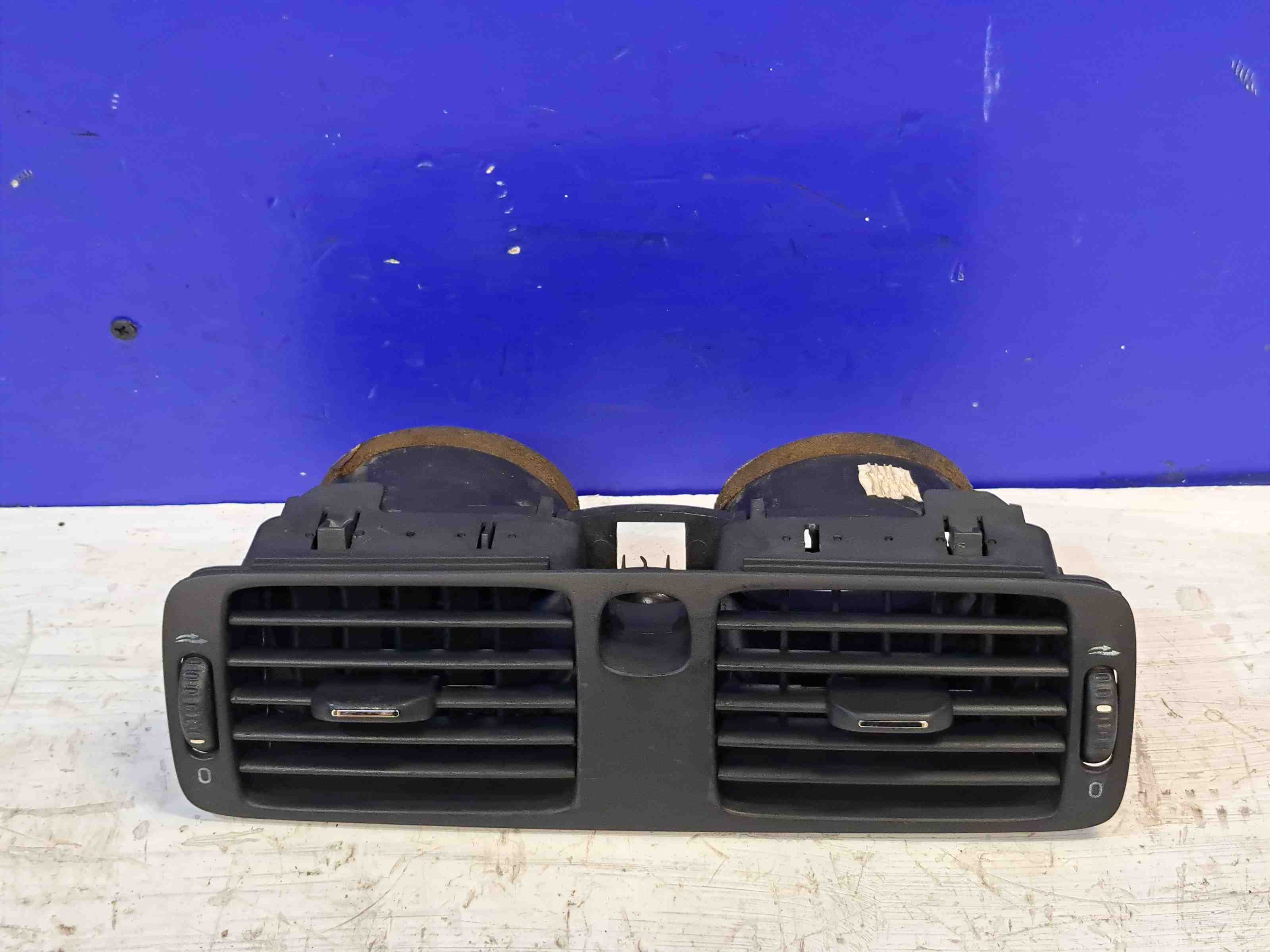 130082003, Dashboard Air Vents, 2 offers, price from 12.88 GBP