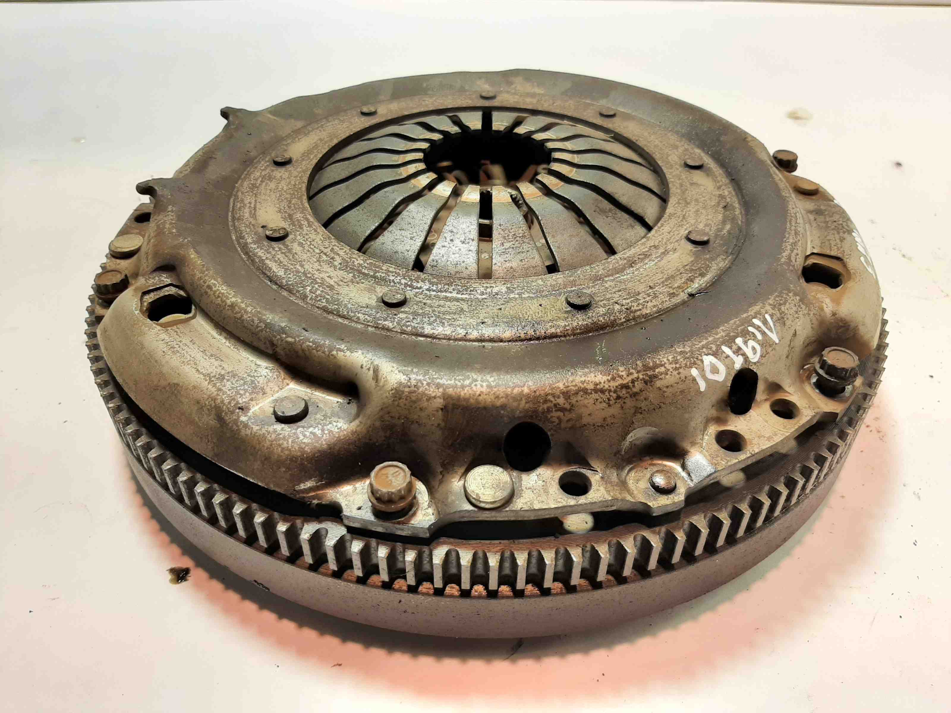 038141032, Flywheel, 5 offers, price from 70 EUR