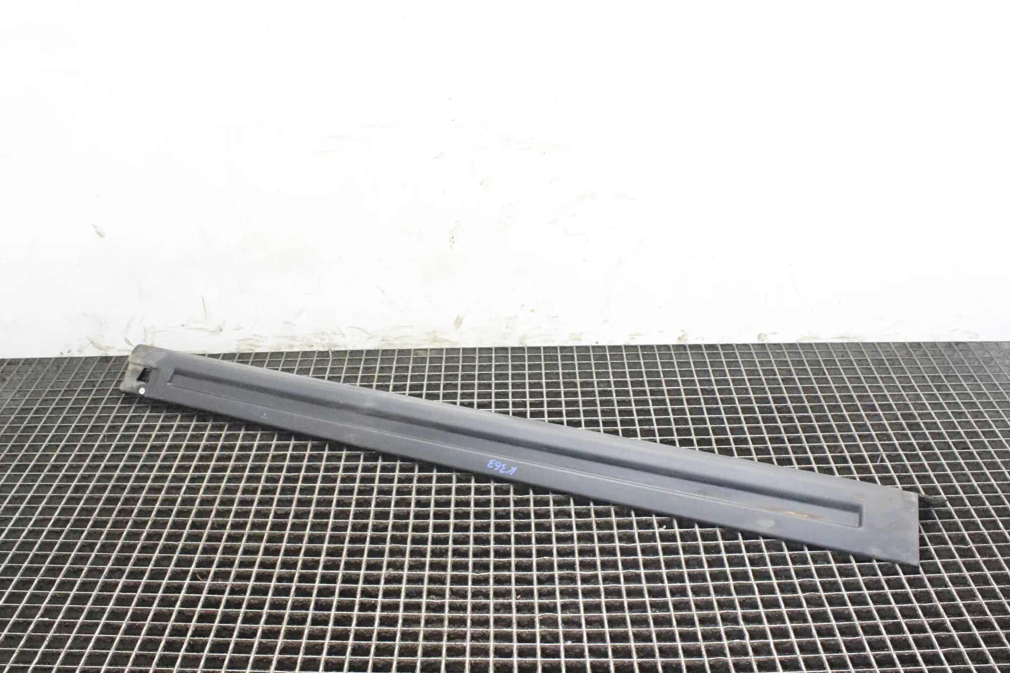 DDJ000311, Kairys slenkstis (kėbulo), 19 pasiūlymai, kaina nuo 6.9 EUR